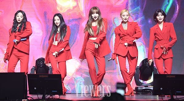 EXID '5인, 완전체 무대~' [V포토] | 뷰어스