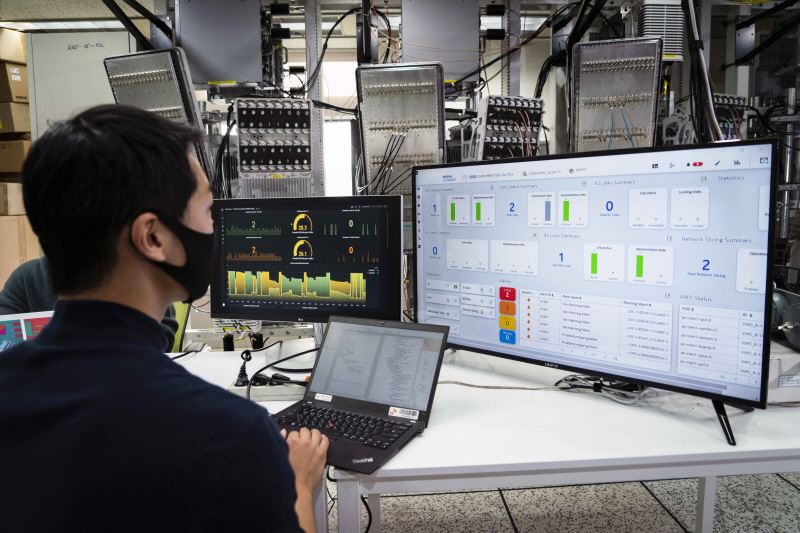 SKT, ‘가상화 기지국’ 실증 성공…“AI 적용 6G 시대에 한 발” | 뷰어스