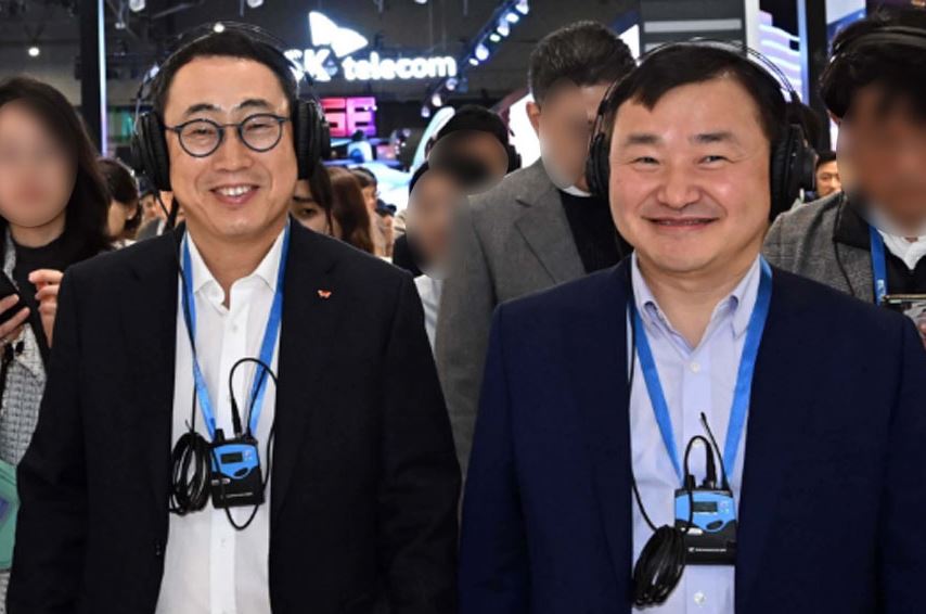 [CES 2024] SKT vs LG U+, 새해 AI 맞대결 | 뷰어스